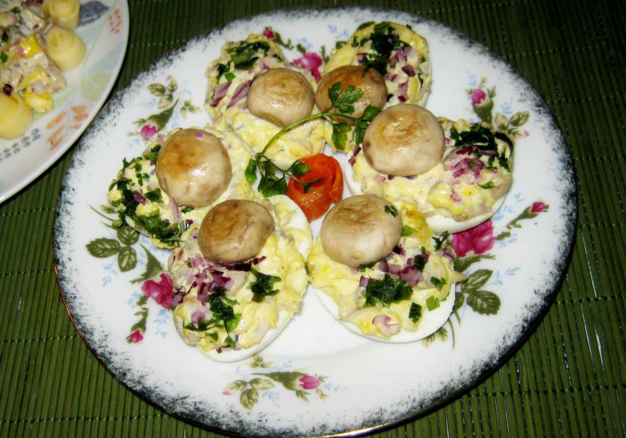 Jajka z pieczarkami - DoradcaSmaku.pl