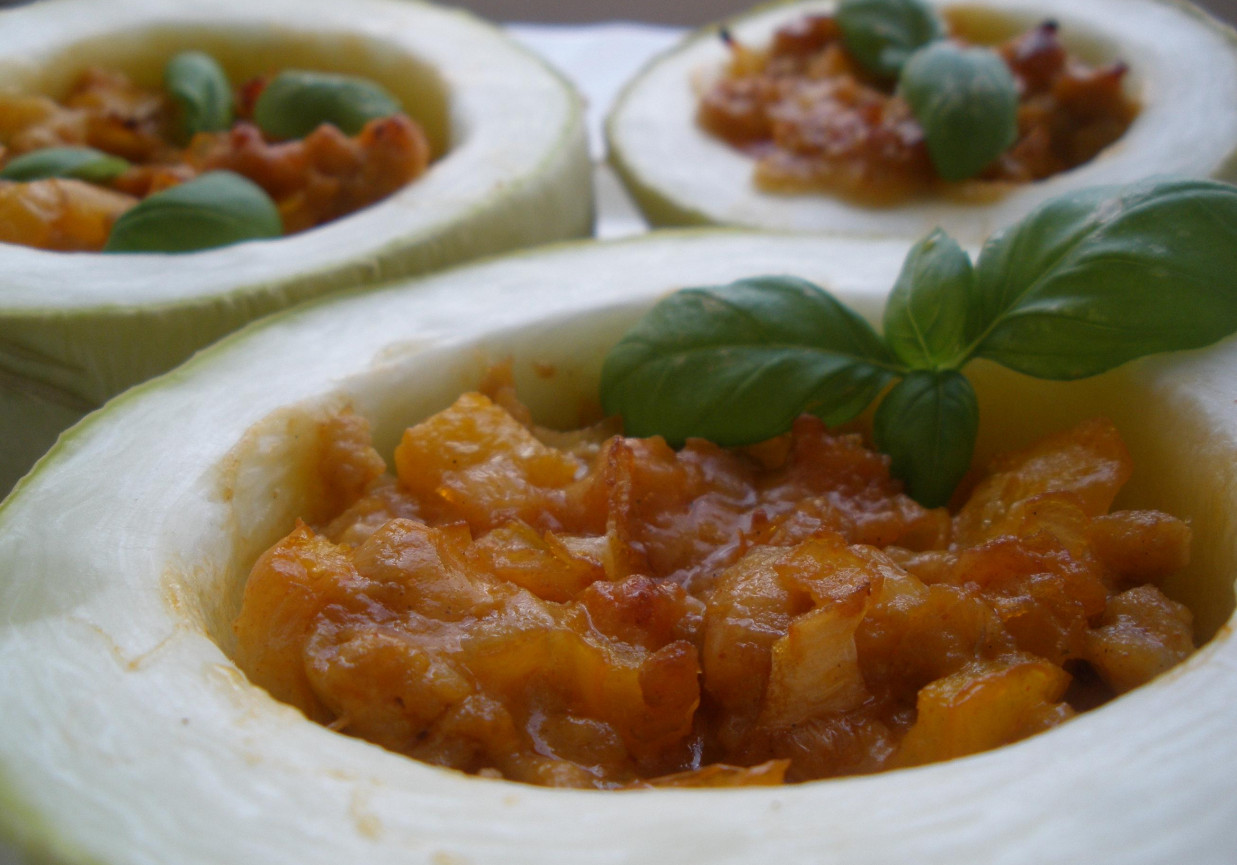 Kabaczek faszerowany mięsem mielonym i papryką - DoradcaSmaku.pl