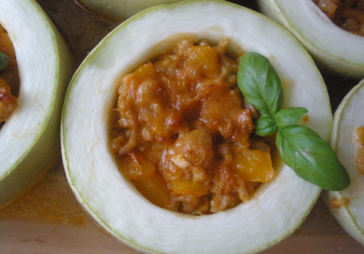 Kabaczek faszerowany mięsem mielonym i papryką - DoradcaSmaku.pl