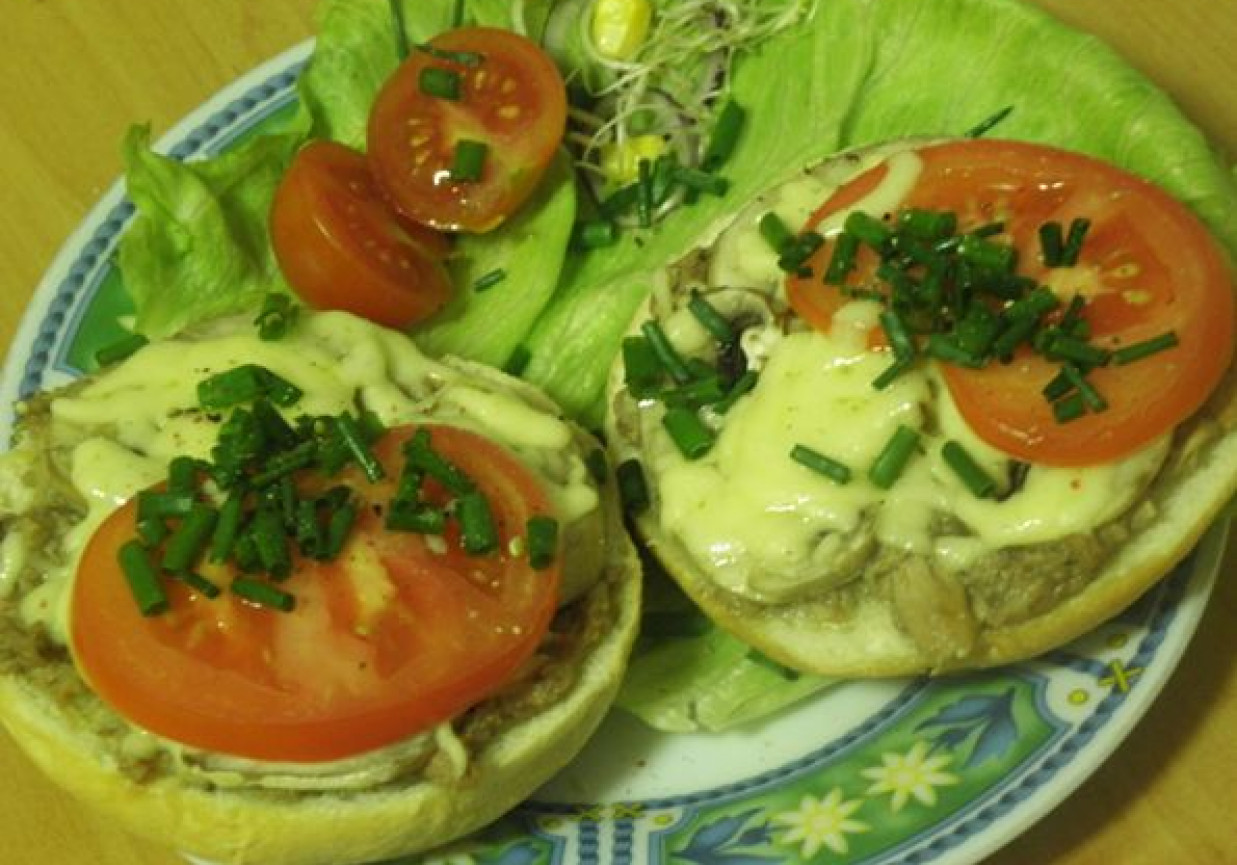 Kajzerka zapiekana z tuńczykiem. - DoradcaSmaku.pl