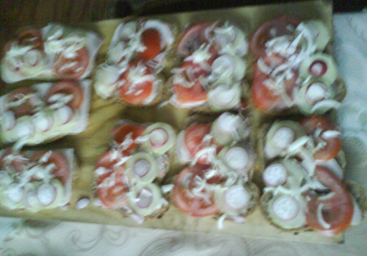 Kanapki kolorowe wiosenne - DoradcaSmaku.pl