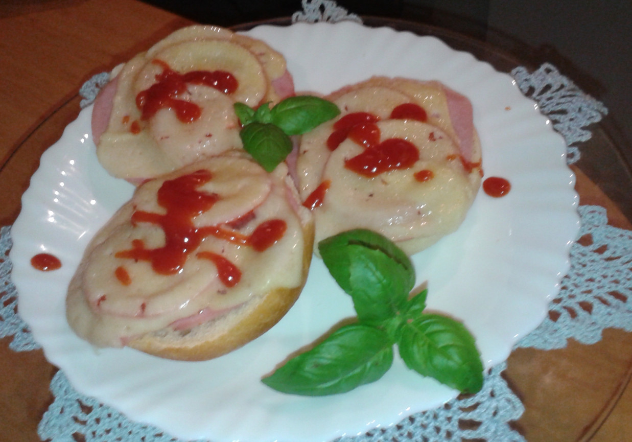 Kanapki śniadaniowe z piekarnika - DoradcaSmaku.pl