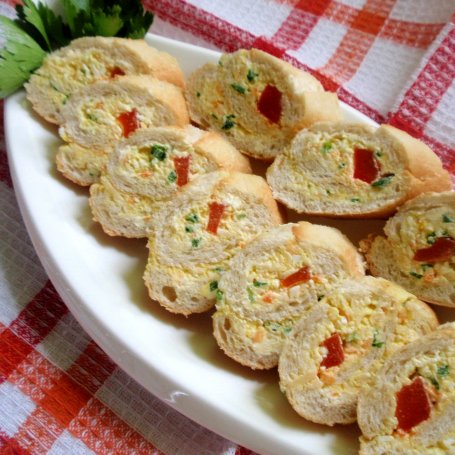 Kanapki z bagietki z pastą serowo jajeczną - DoradcaSmaku.pl