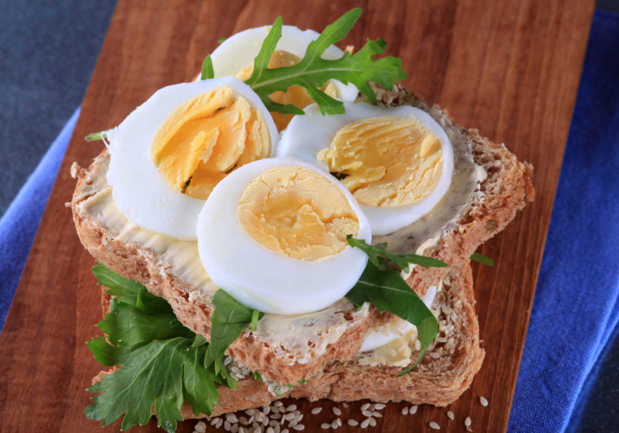 Kanapki z jajkiem - DoradcaSmaku.pl