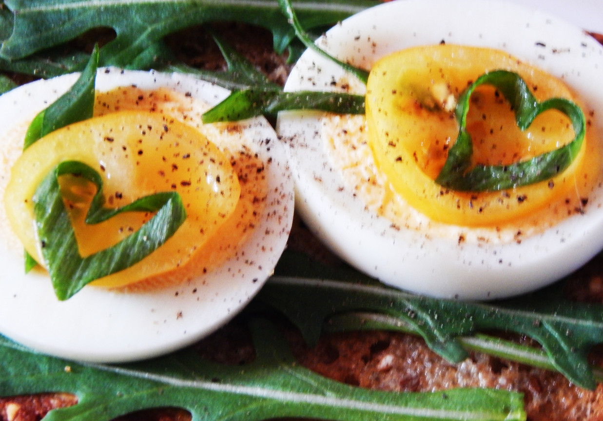 Kanapki z rukolą i jajkiem na twardo - DoradcaSmaku.pl