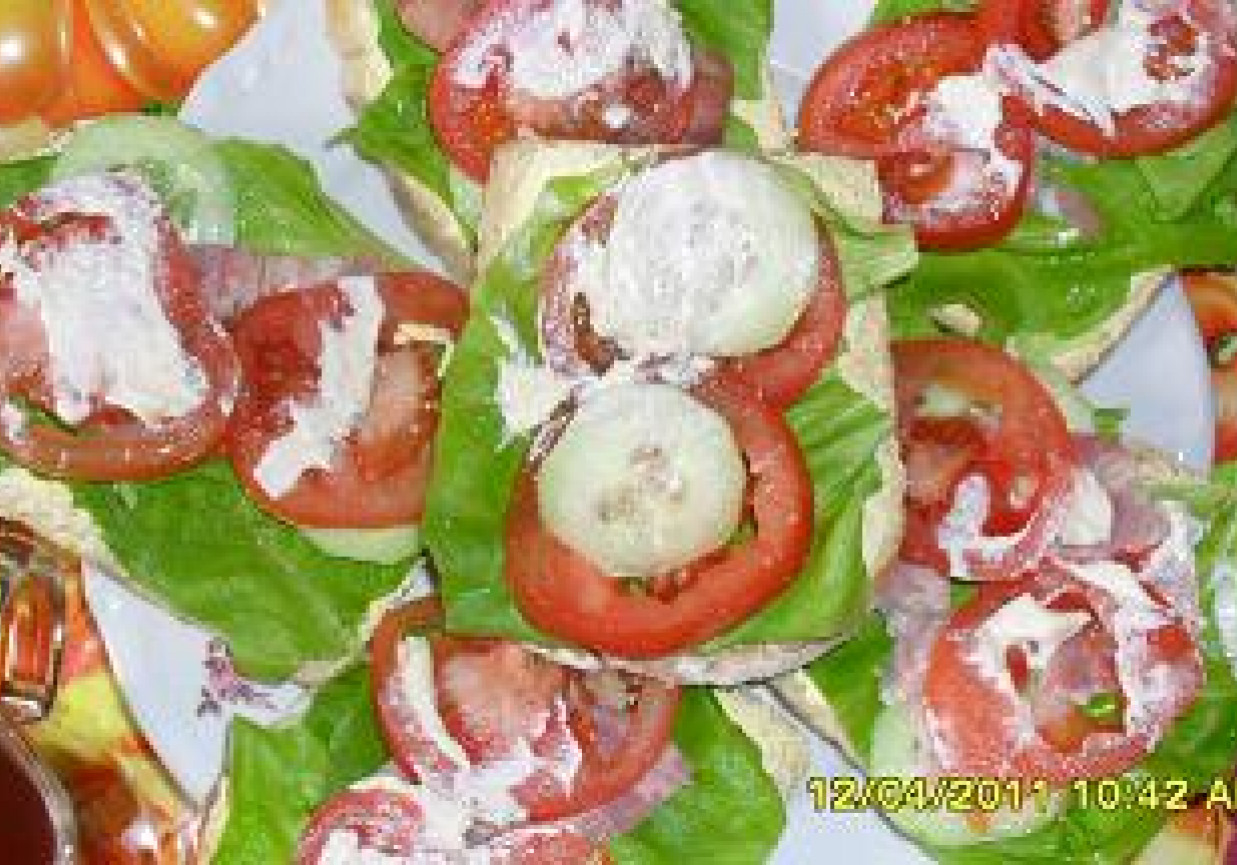 Kanapki z sałatą i pomidorami - DoradcaSmaku.pl