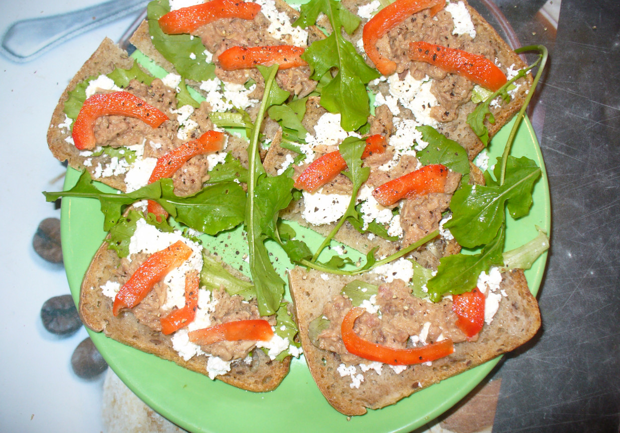 Kanapki z serem i tuńczykiem - DoradcaSmaku.pl