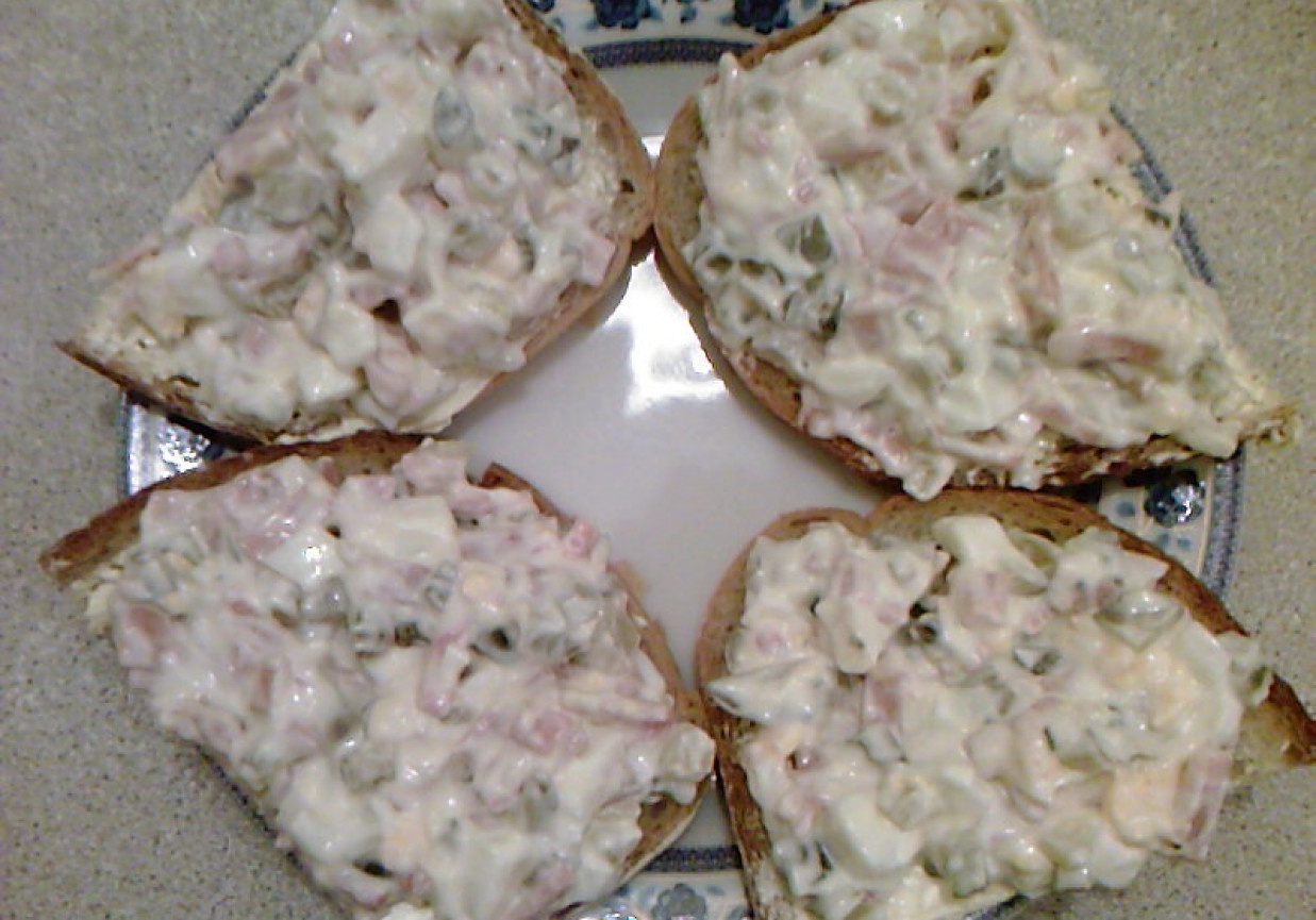 Kanapki z szynką i majonezem. - DoradcaSmaku.pl