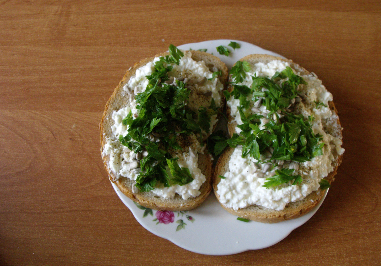 Kanapki z twarożkiem - DoradcaSmaku.pl