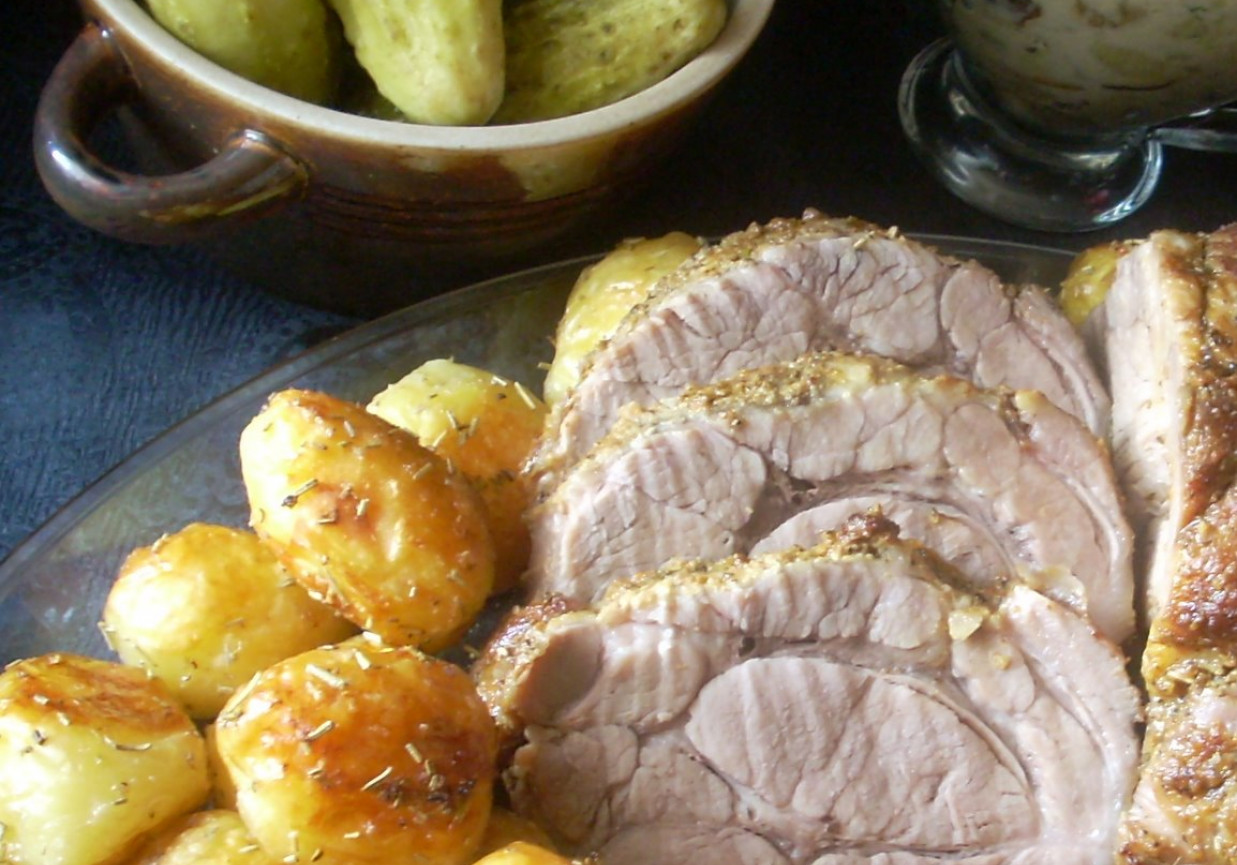 Karkówka pieczona z rozmarynem, czosnkiem i pieprzem cayenne - DoradcaSmaku.pl