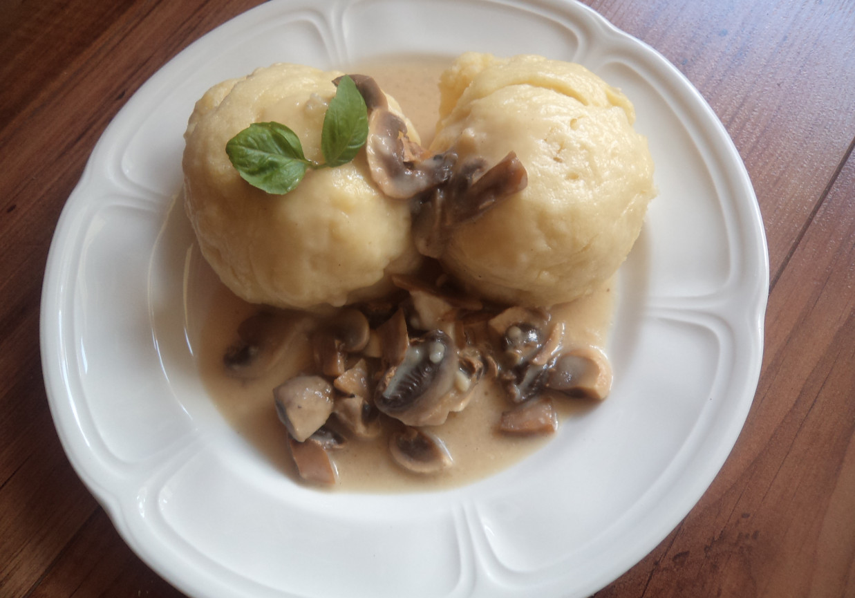 Kluski na parze z sosem pieczarkowym :) - DoradcaSmaku.pl