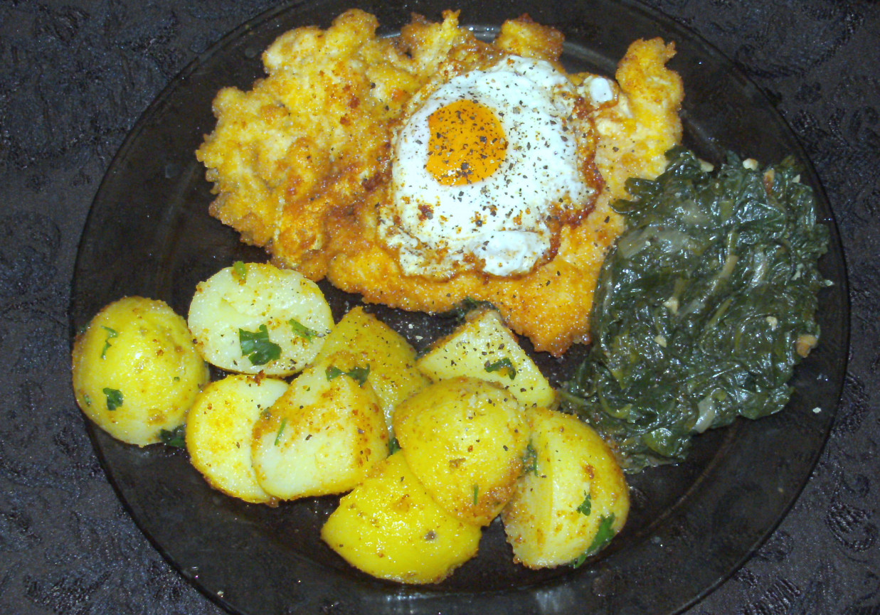 kolet z piersi z jajkiem,szpinakiem,ziemniakami na obiad ...