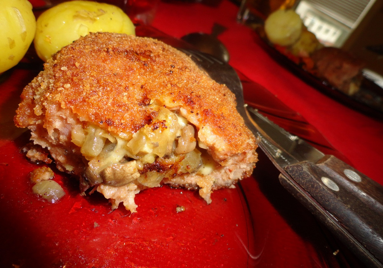 Kotlet mielony z serem i pieczarkami - DoradcaSmaku.pl