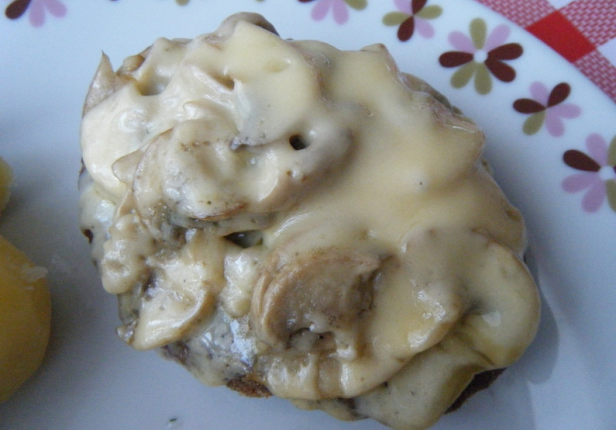 Kotlet mielony zapiekany z pieczarkami - DoradcaSmaku.pl