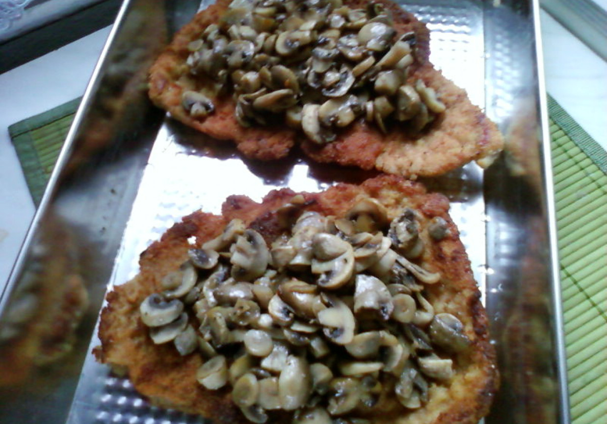 Kotlet z pieczarkami zapiekany serem - DoradcaSmaku.pl