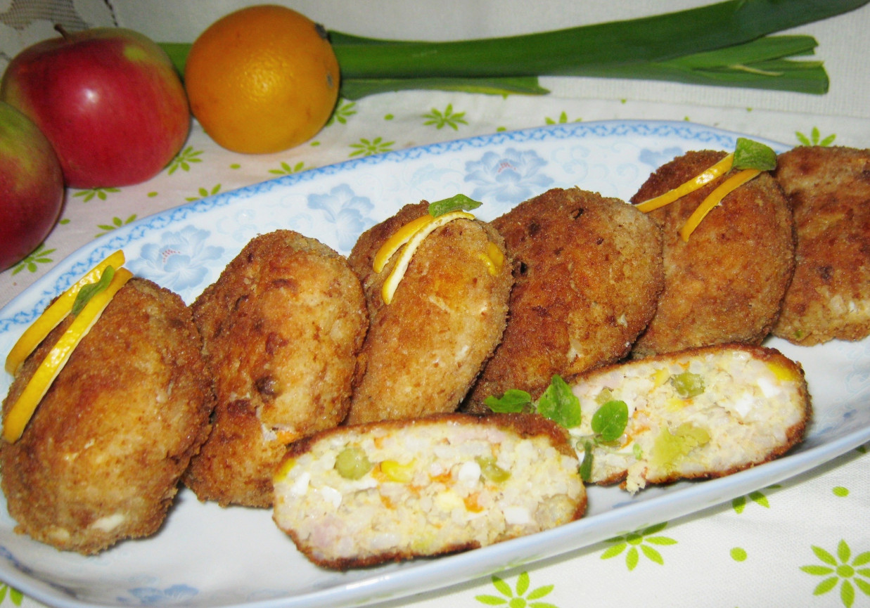 Kotlety ryżowe z jajkiem i dodatkami - DoradcaSmaku.pl