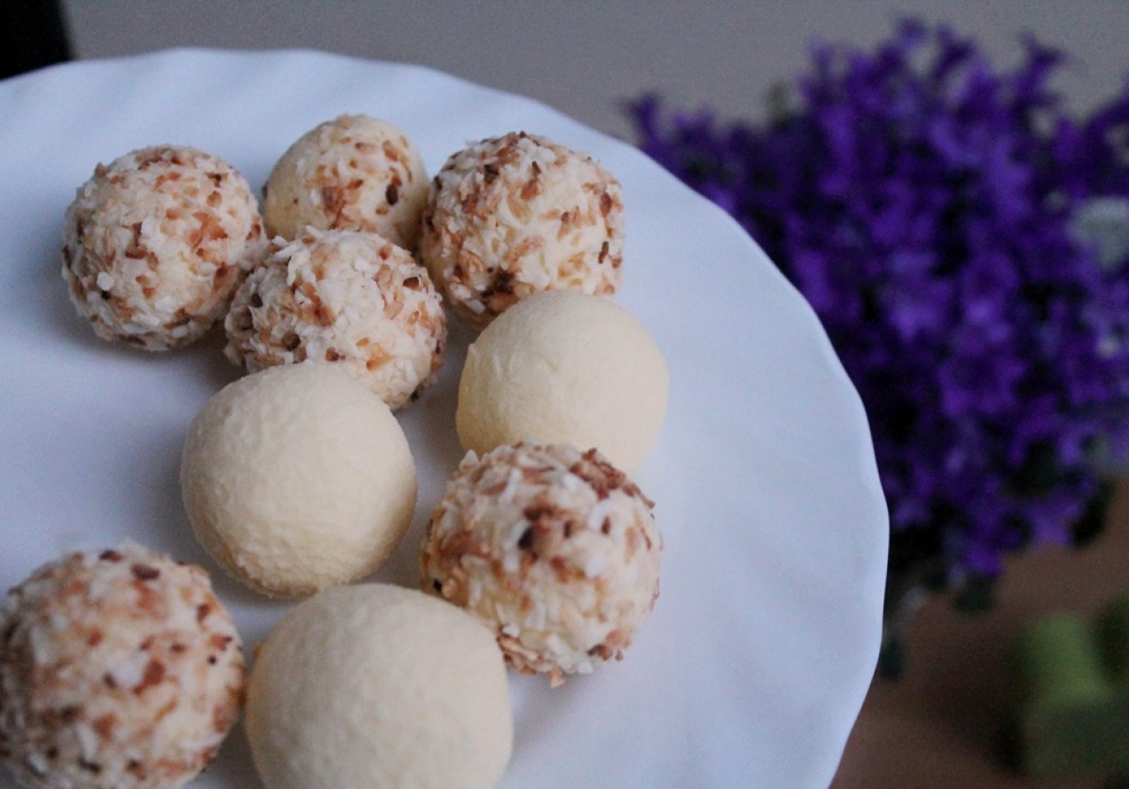 Kulki mleczko-kokosowe - DoradcaSmaku.pl