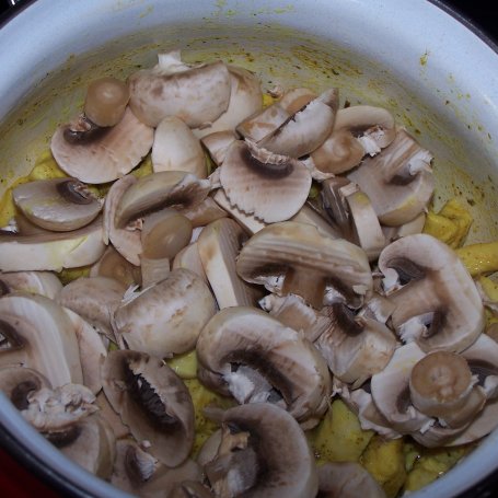 Kurczak z mascarpone, czyli delikatny gulasz z ryżem podany ...