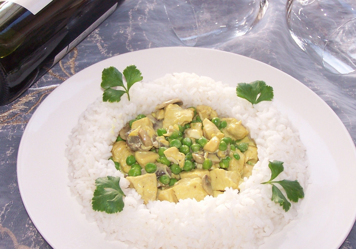 Kurczak z mascarpone, czyli delikatny gulasz z ryżem podany ...