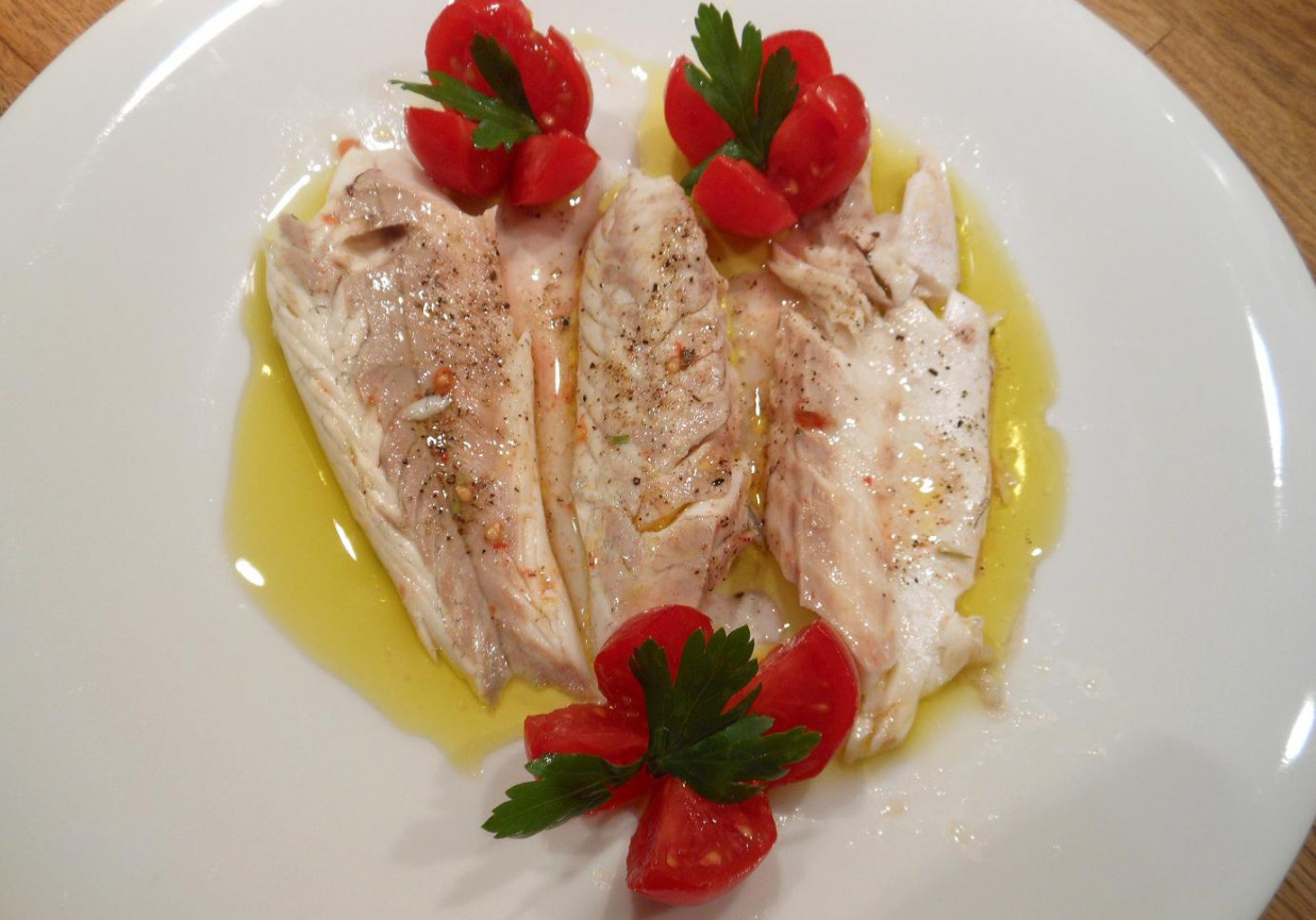 Labraks zapiekany w pomidorach - DoradcaSmaku.pl