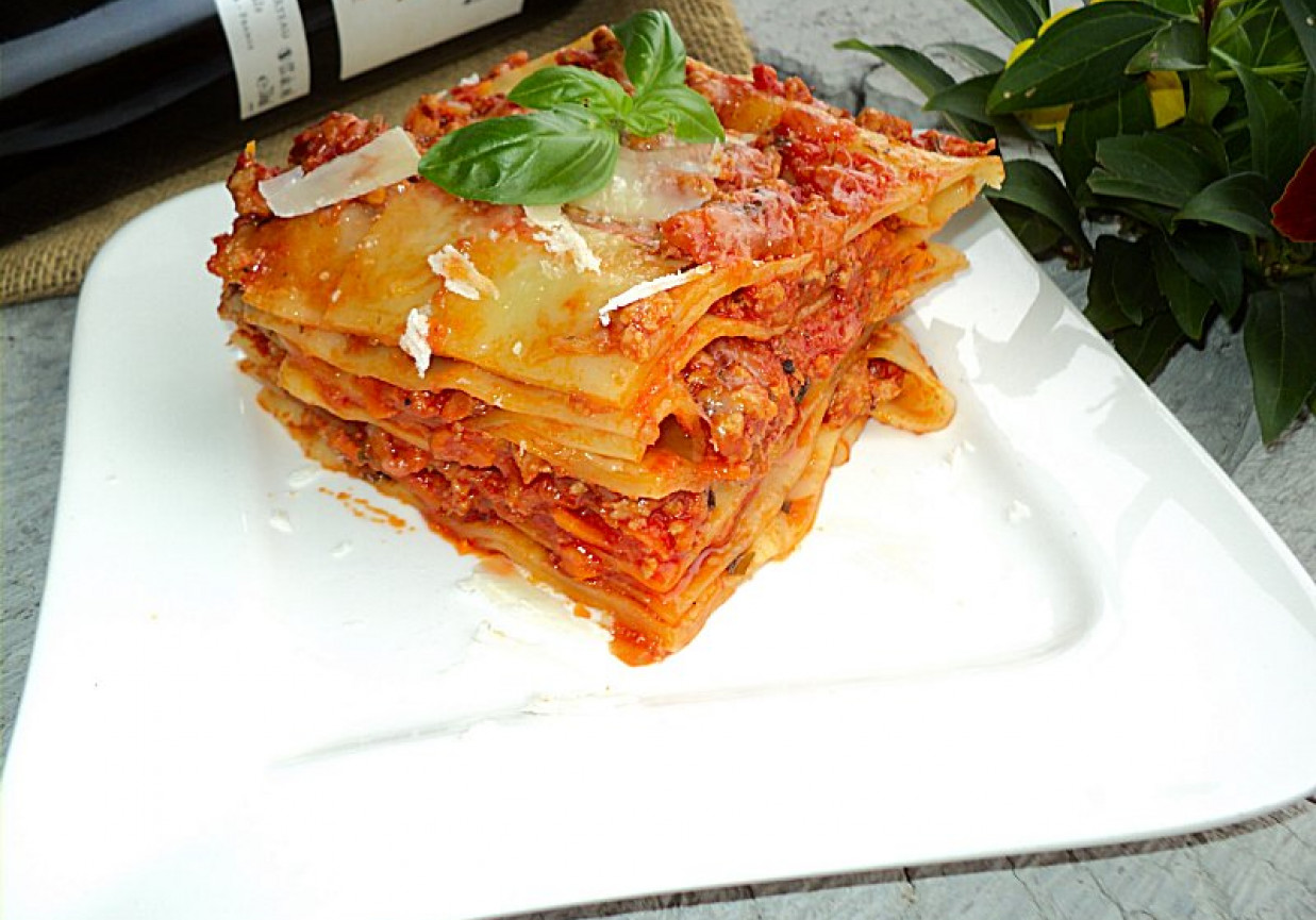 Lazania z cielęciną, warzywami i parmezanem - DoradcaSmaku.pl