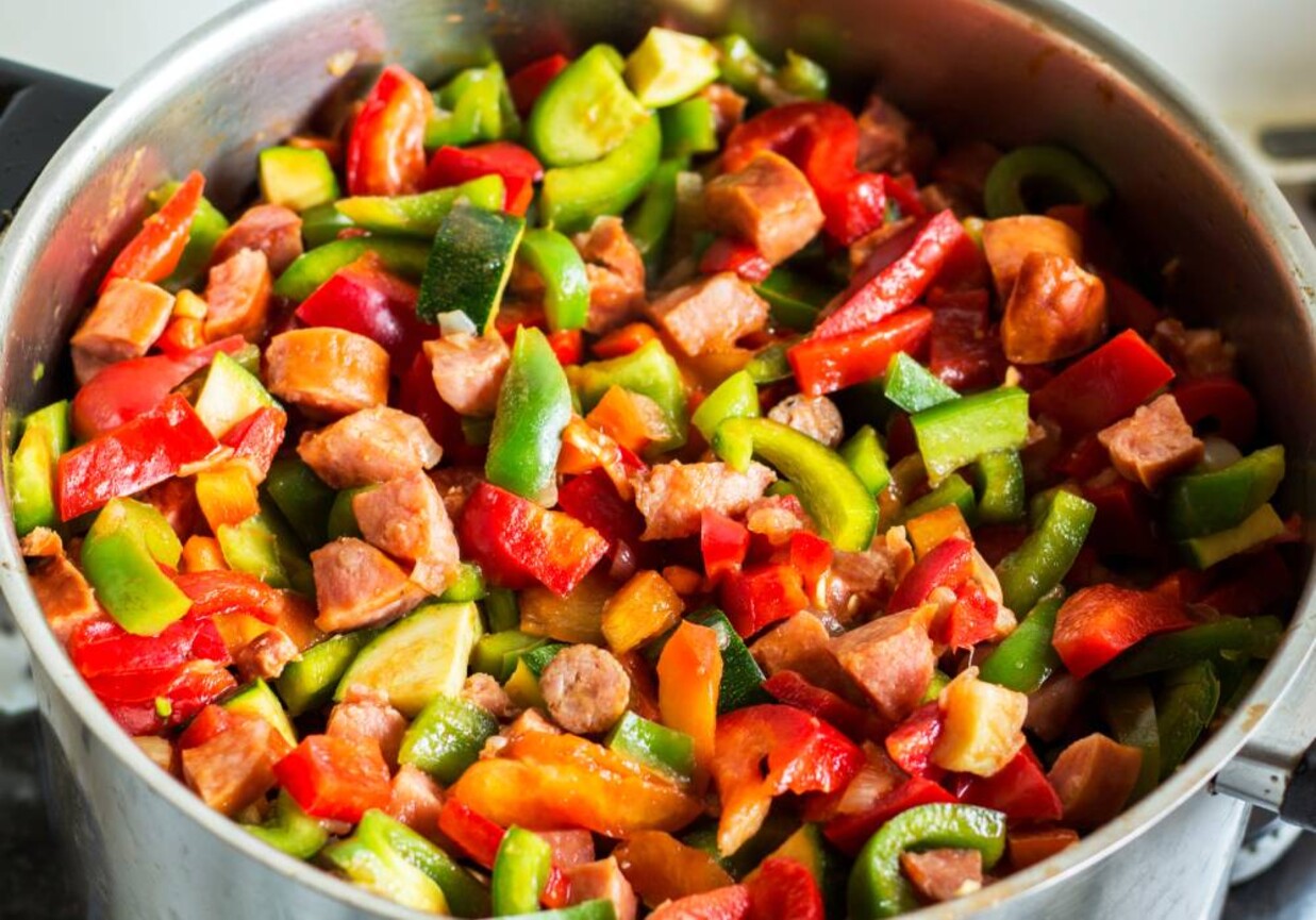 Leczo z białą kiełbasą - DoradcaSmaku.pl