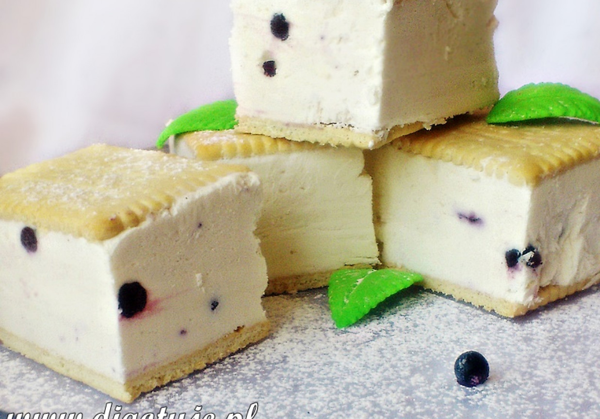 Lody sernikowe z jagodami (sandwich) - DoradcaSmaku.pl