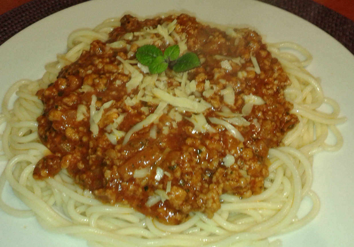 Makaron spaghetti z sosem - DoradcaSmaku.pl