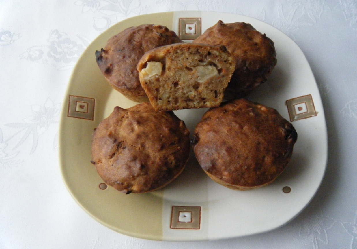 Marchewkowe muffinki z ananasem - DoradcaSmaku.pl