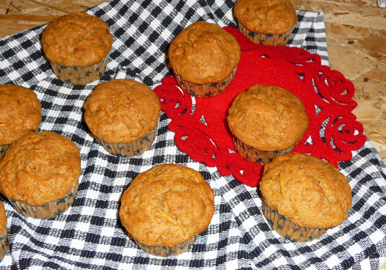 Marchewkowe muffinki - DoradcaSmaku.pl Marchewkowe muffinki - DoradcaSmaku.pl