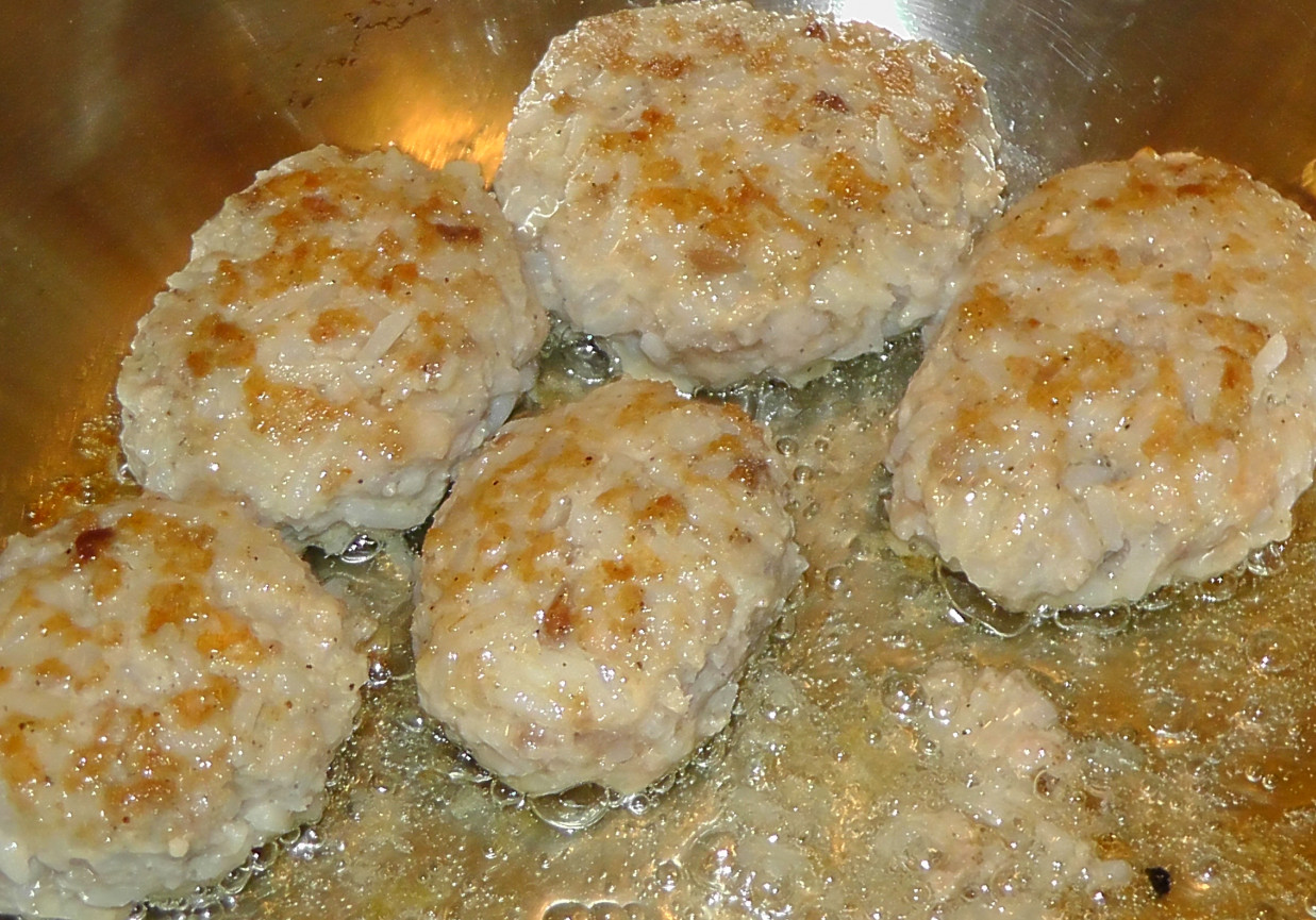 Mielone z ryżem w sosie pomidorowym - DoradcaSmaku.pl