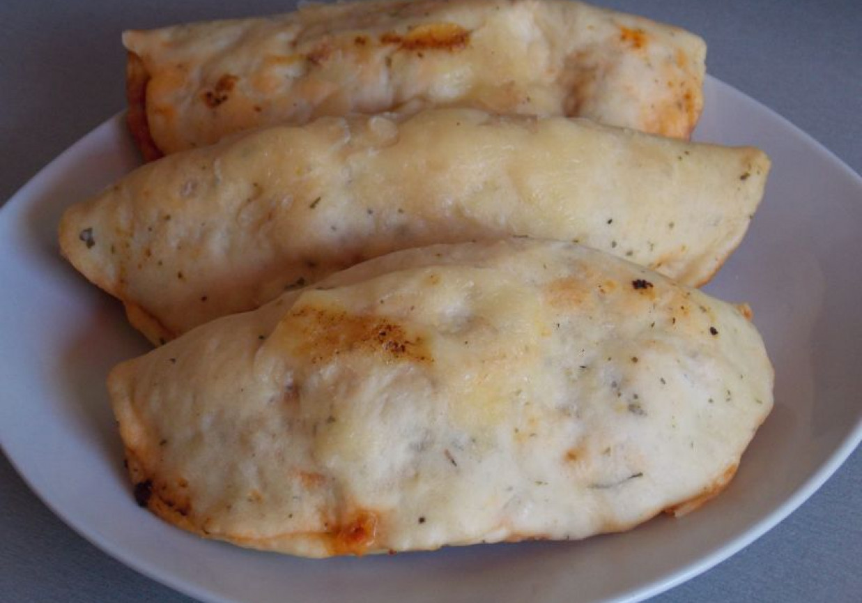 Mini calzone z pieczarkami i szynką - DoradcaSmaku.pl