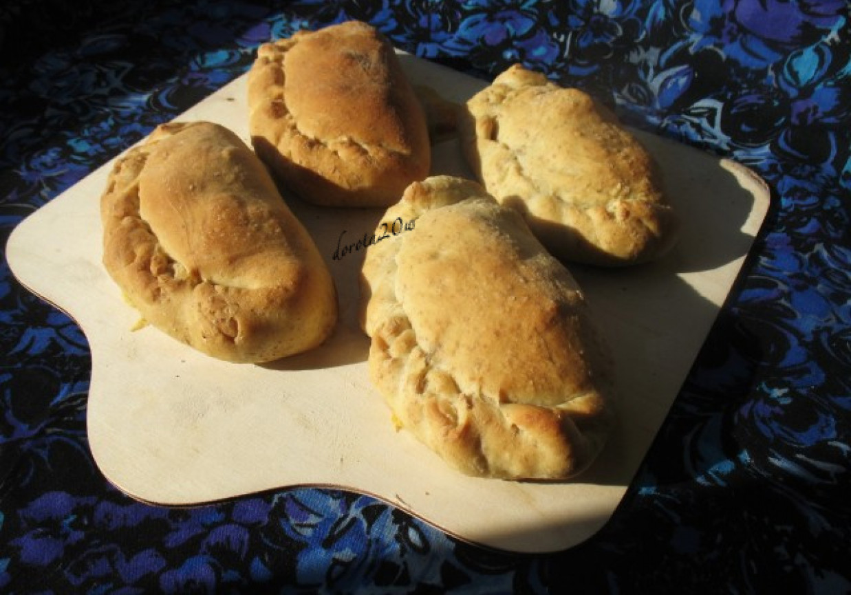 Mini calzone z szynką i mozzarellą - DoradcaSmaku.pl