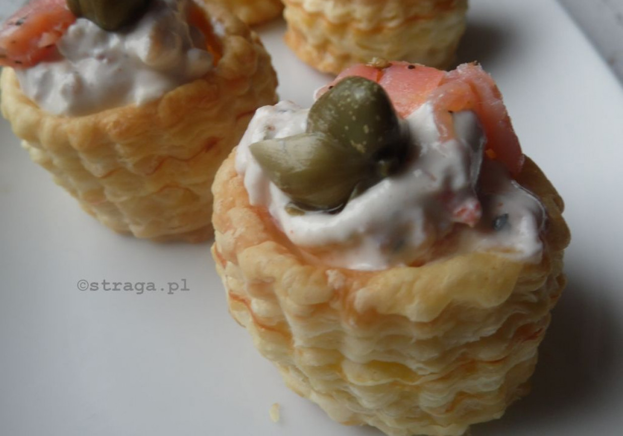 Mini vol-au-vent z ciasta francuskiego - DoradcaSmaku.pl