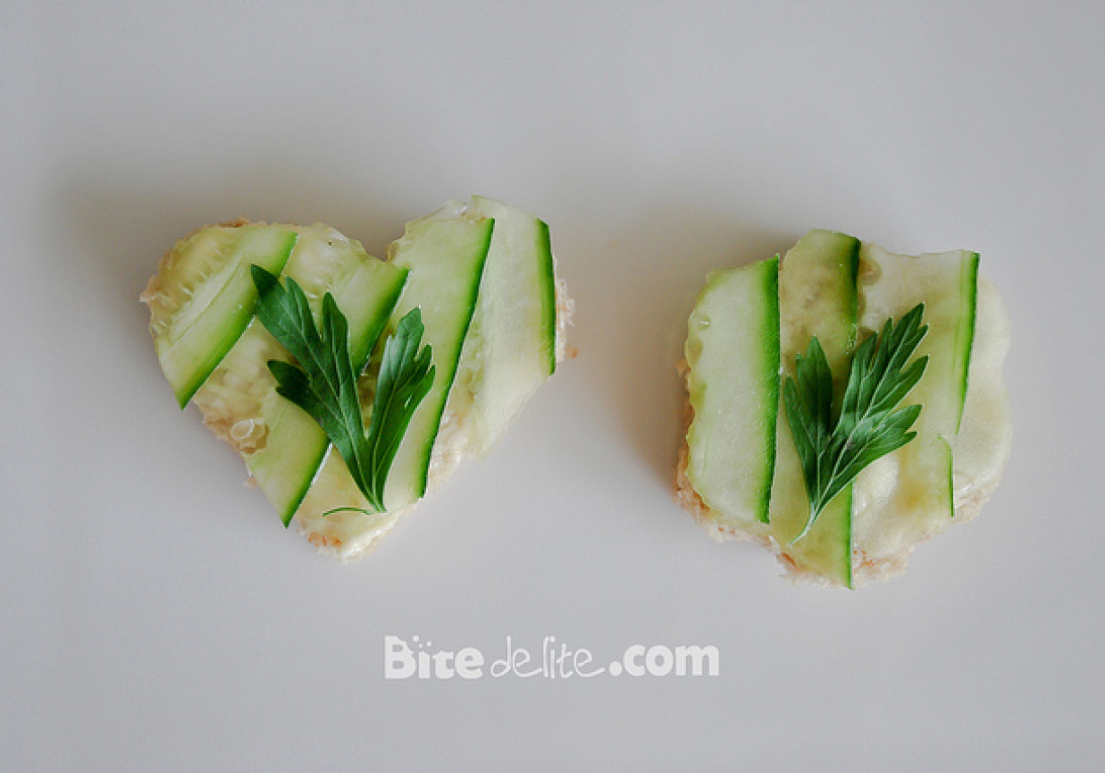 Mini zielone piętrowe kanapki - DoradcaSmaku.pl