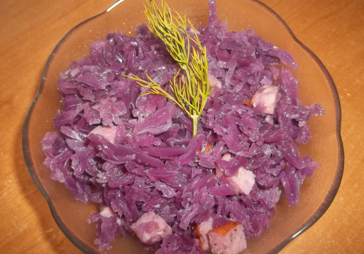 Modra kapusta z kiełbasą na ciepło - DoradcaSmaku.pl