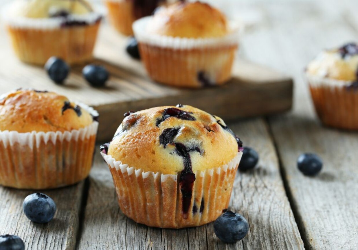 Muffinki jogurtowe z jagodami - DoradcaSmaku.pl