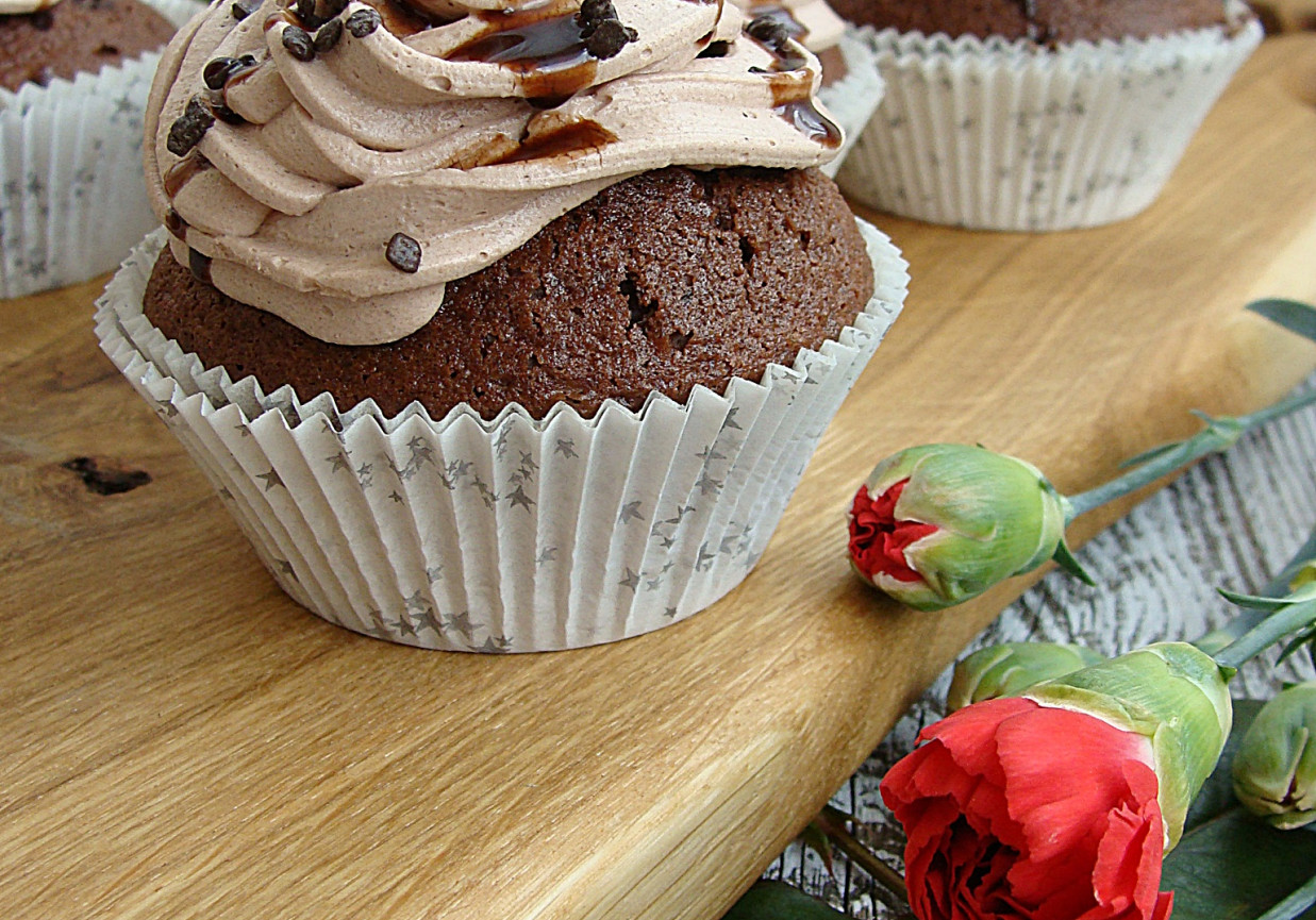 Muffinki z gorzką czekoladą - DoradcaSmaku.pl