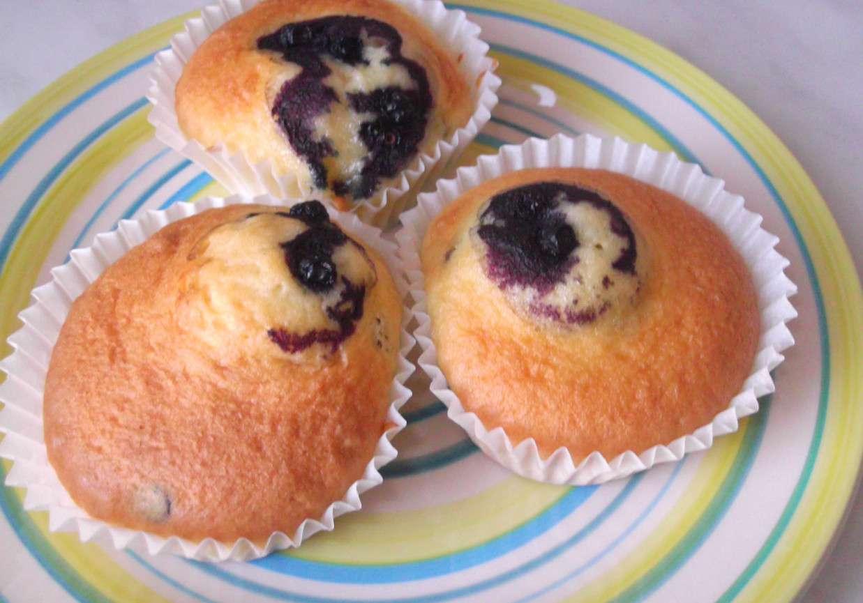 Muffinki z jagodami - DoradcaSmaku.pl