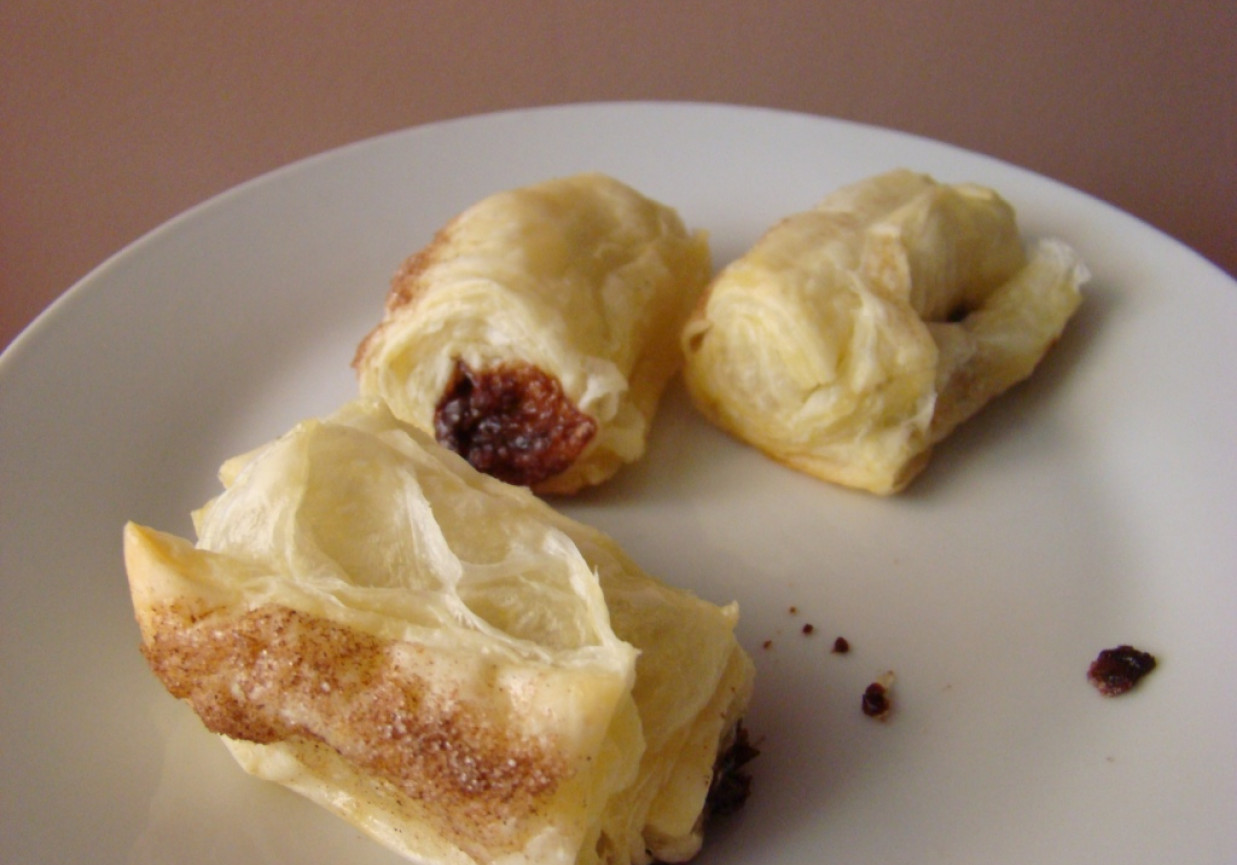 Nutelka na ciepło w cieście francuskim - DoradcaSmaku.pl