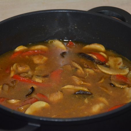 Orientalny gulasz z ryżem - DoradcaSmaku.pl