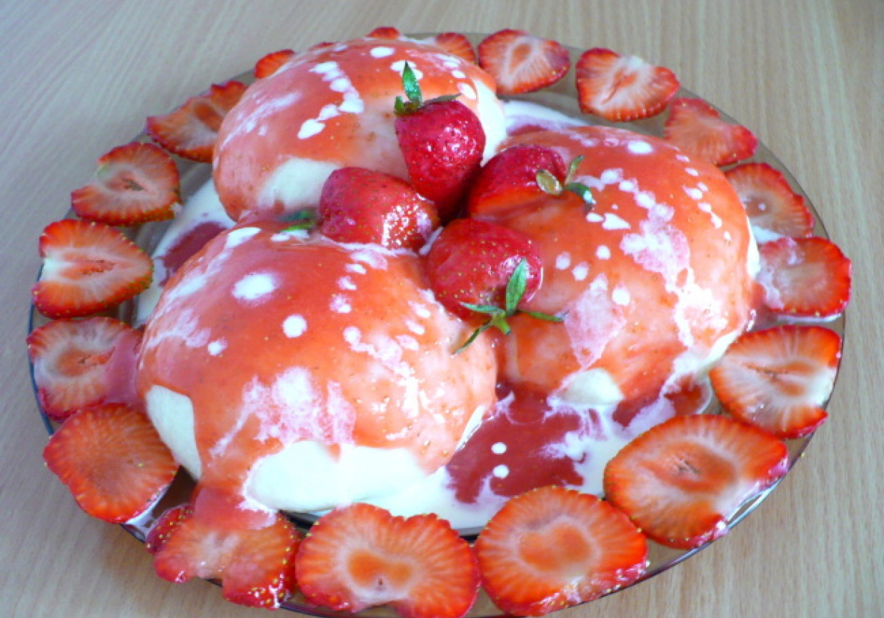 Pampuchy z musem truskawkowym - DoradcaSmaku.pl