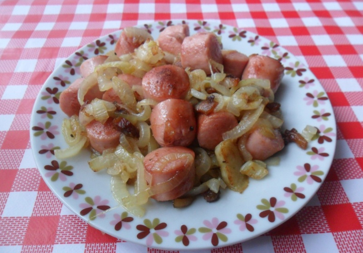 Parówki smażone z cebulą - DoradcaSmaku.pl