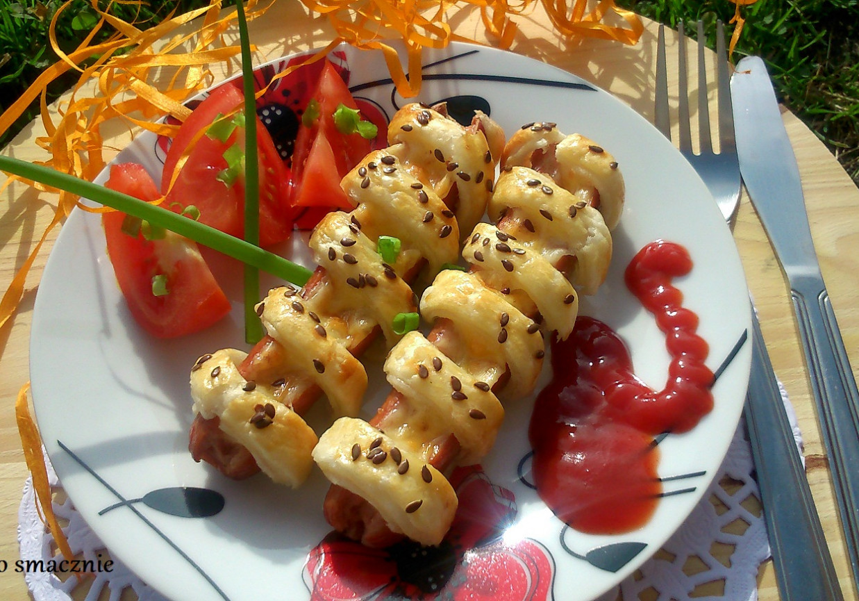 PARÓWKI ZAPIEKANE Z SEREM W CIEŚCIE FRANCUSKIM - DoradcaSmaku.pl