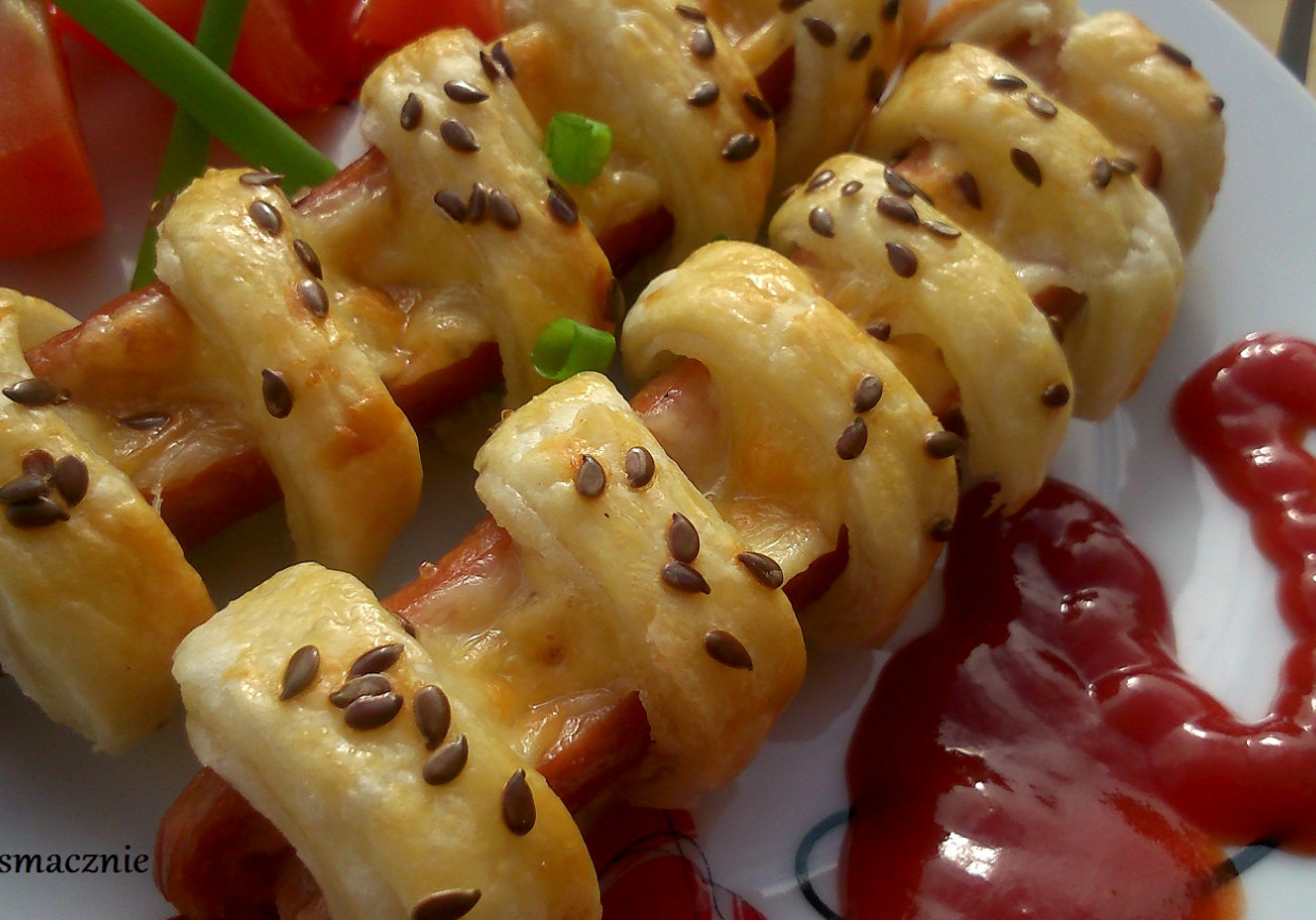 PARÓWKI ZAPIEKANE Z SEREM W CIEŚCIE FRANCUSKIM - DoradcaSmaku.pl