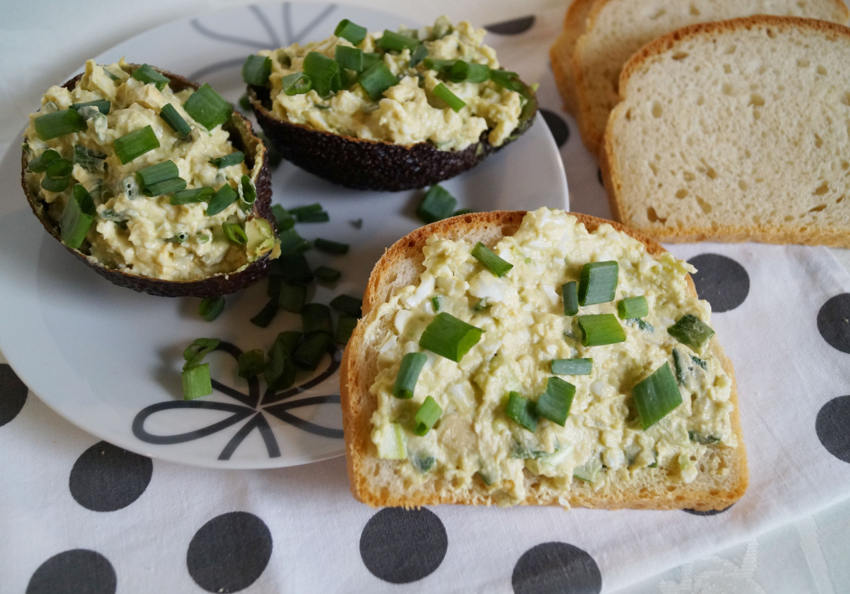 Pasta jajeczna z awokado - DoradcaSmaku.pl