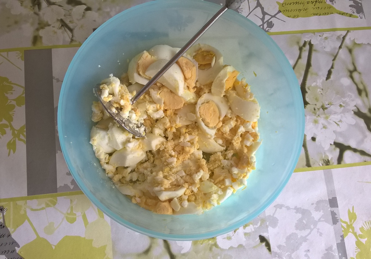 Pasta jajeczna z chrzanem i szczypiorkiem - DoradcaSmaku.pl