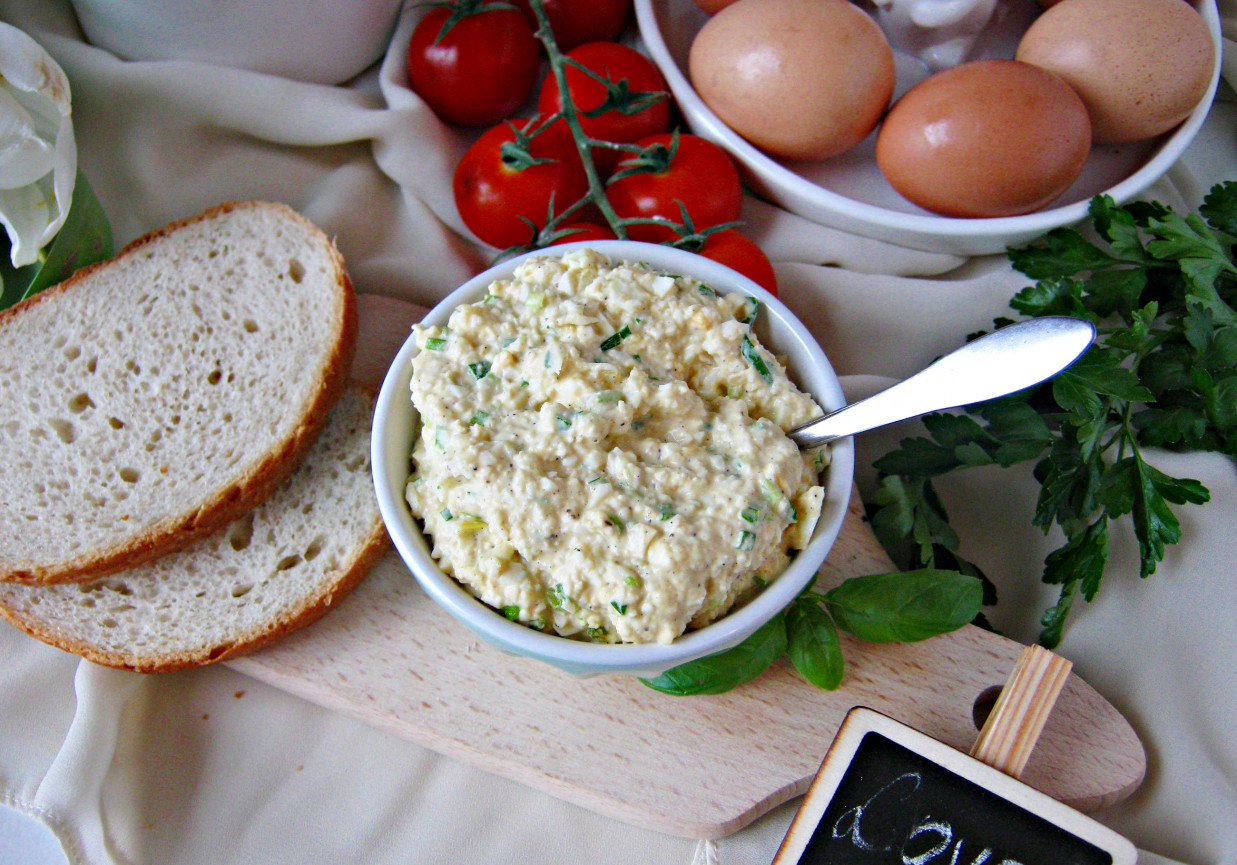Pasta jajeczna ze szczypiorkiem i musztardą - DoradcaSmaku.pl