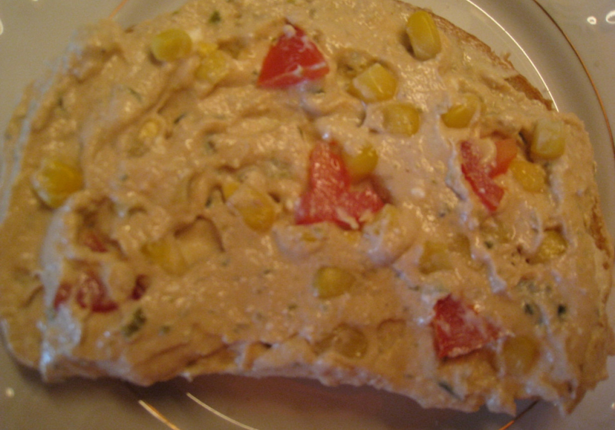 Pasta na kanapki z rybą, kukurydzą - DoradcaSmaku.pl