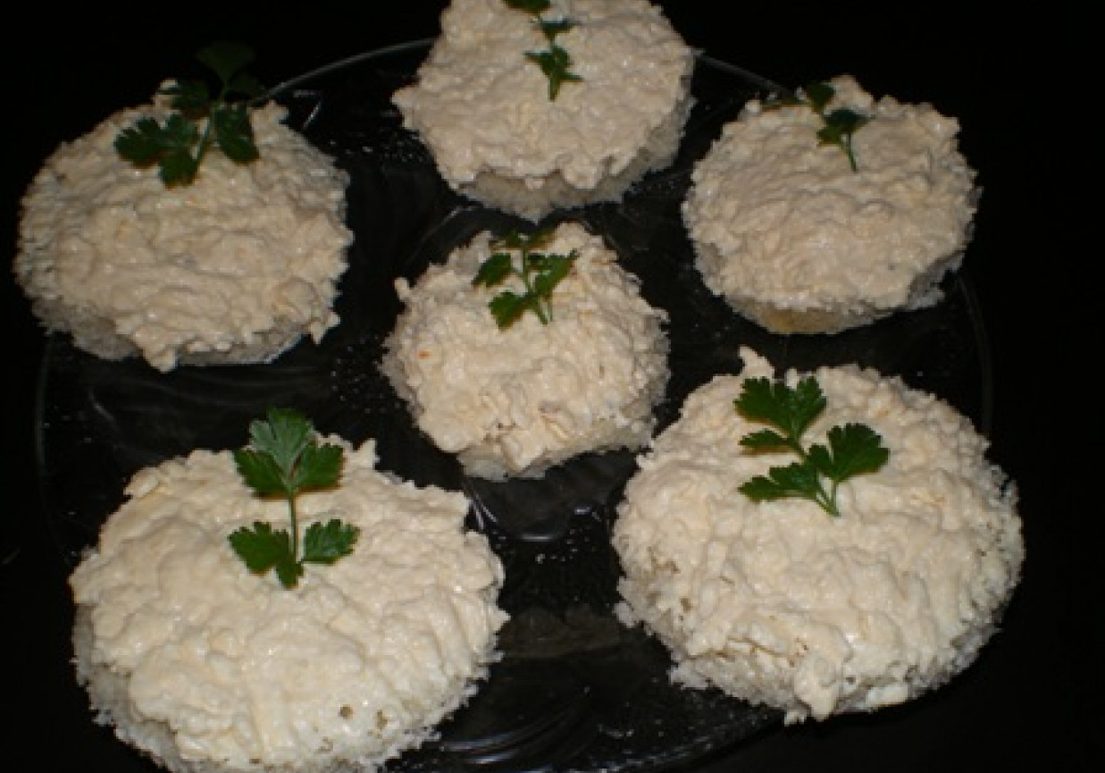 Pasta serowo-czosnkowa - DoradcaSmaku.pl